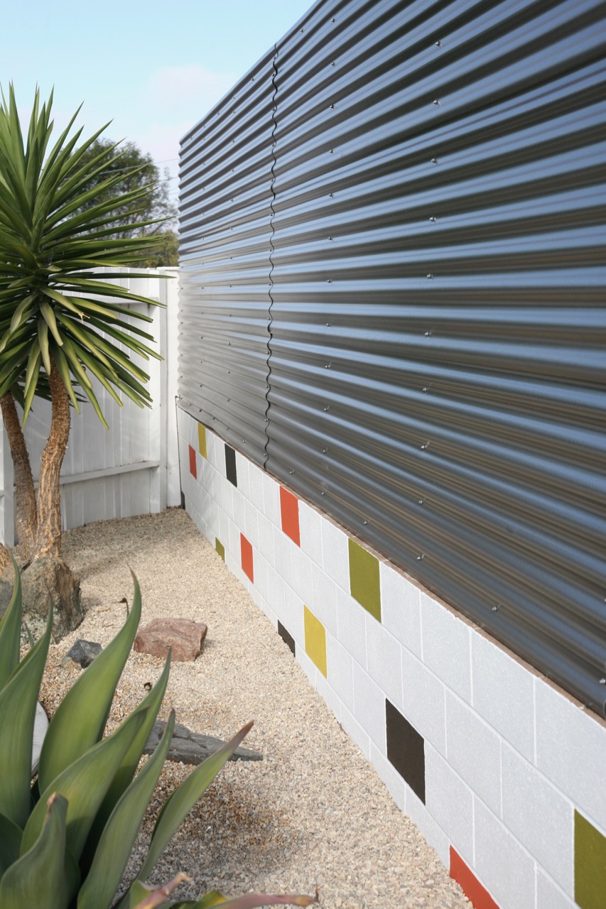 Corrugated Polycarbonate Privacy Fence – SUBURBAN POP